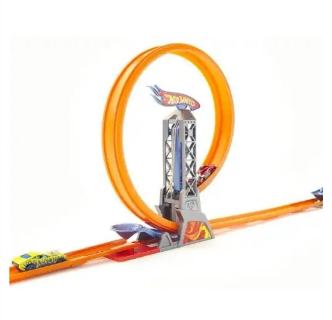 HOT WHEELS Trick Tracks Triple Stunt Starter Set, Hobbies & Toys, Toys ...