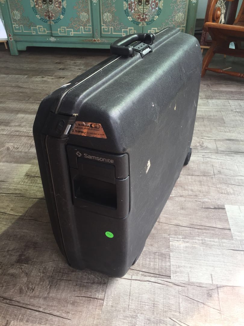 Samsonite hard case $25, Travel, Travel Essentials, Luggage on Carousell