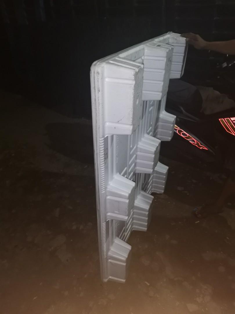 Styro Pallet Paleta, Commercial & Industrial, Construction & Building ...