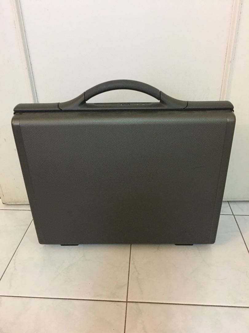 Samsonite Briefcase, Everything Else, Others on Carousell
