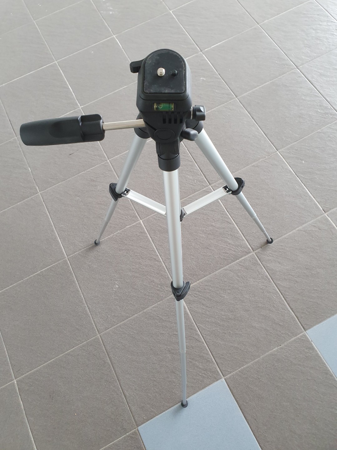 Tripod with spirit level, Photography, Photography Accessories, Tripods ...