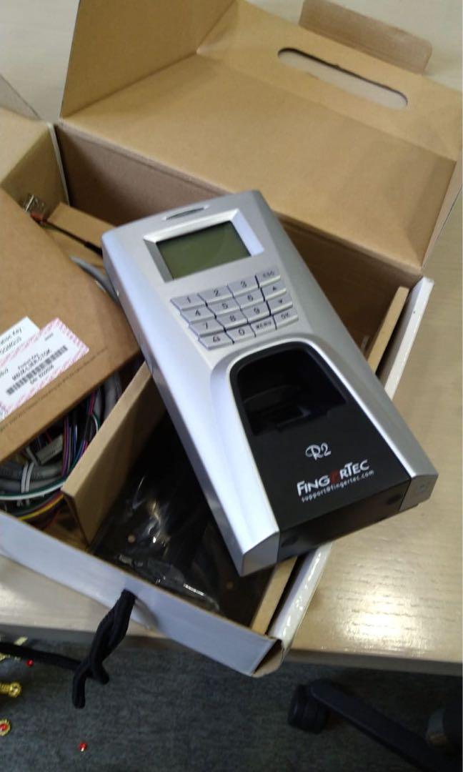 Fingertec 指紋識別門禁系統, 傢俬＆家居, 保安及門鎖 , 窺視孔觀察器和門鈴 - Carousell