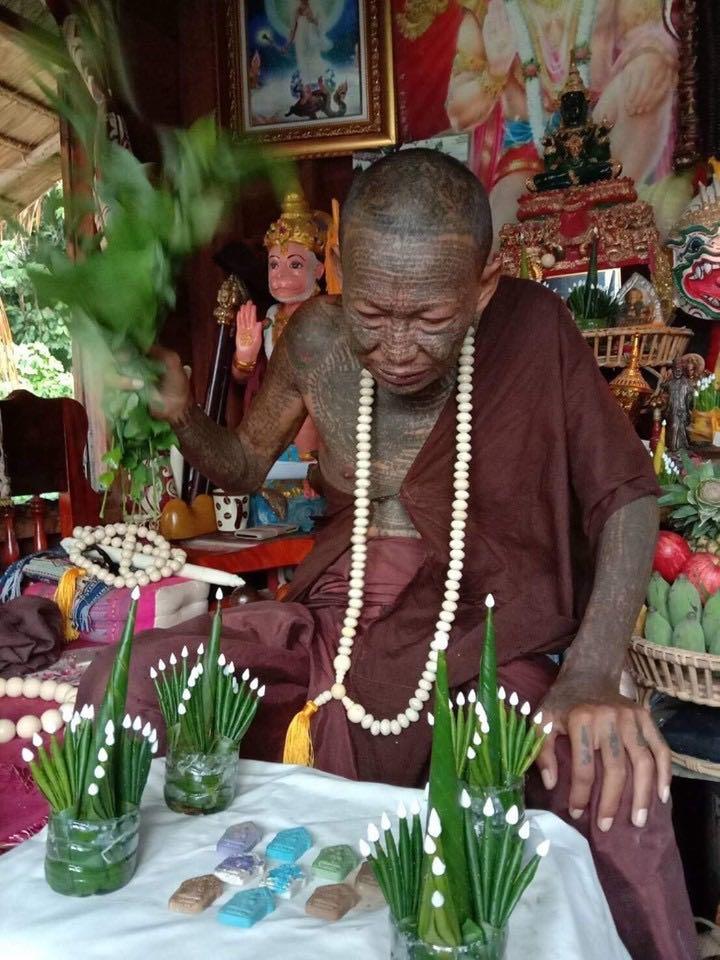 Luang Phor Kruba Noen Khun Paen Duangkaew, Hobbies & Toys, Memorabilia ...