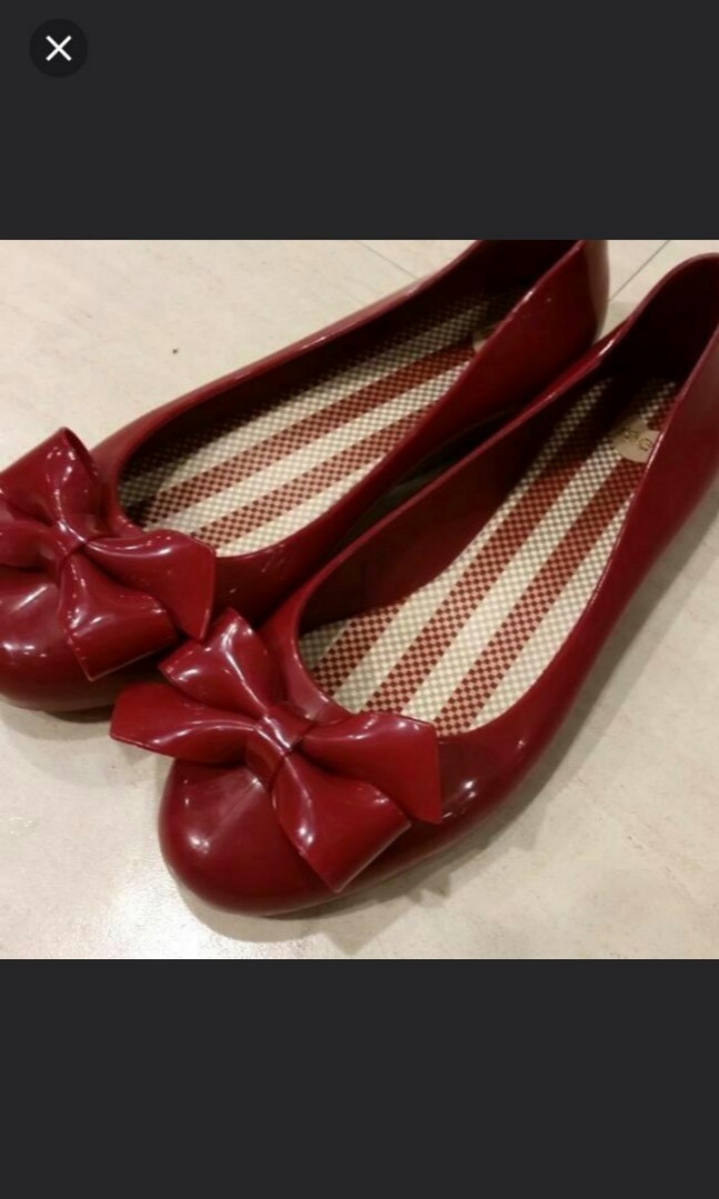 Mel red bow shoes, Women's Fashion, Footwear, Flats on Carousell