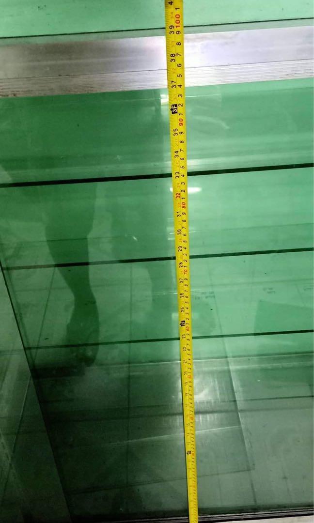 Glass shelf / Eskaparate, Furniture & Home Living, Furniture, Shelves ...