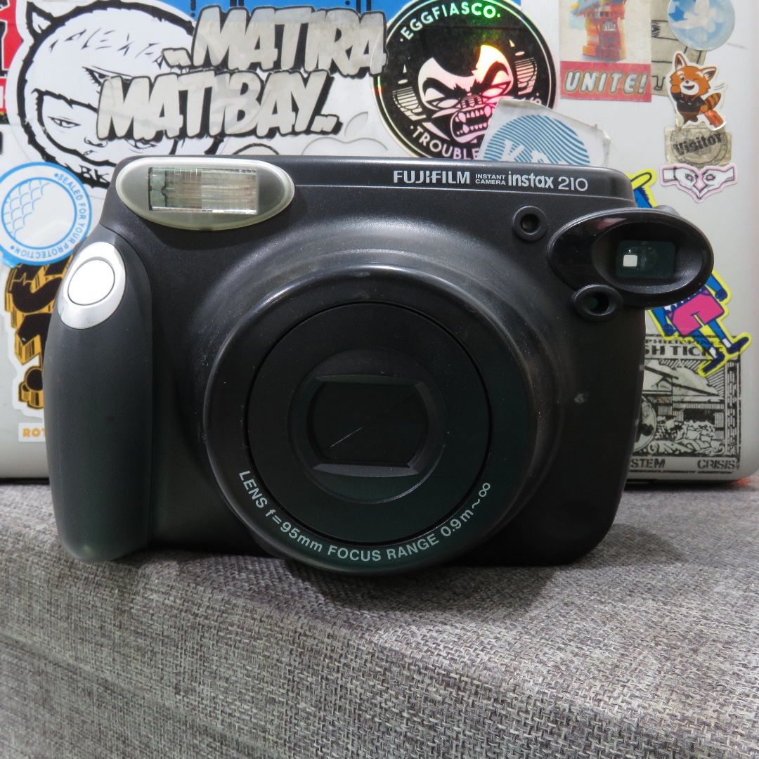 Fujifilm Instax Wide 210, Photography, Cameras on Carousell