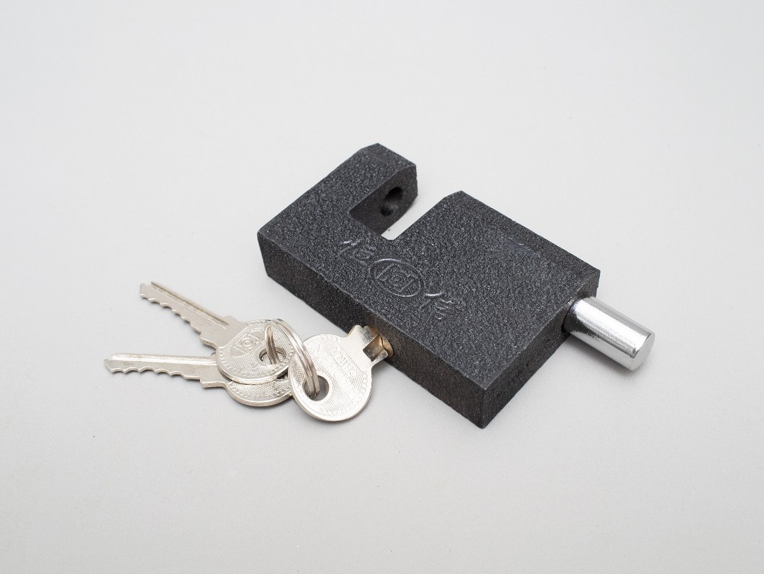 Lock For Roller Shutter With Narrow Staple Space [Padlock, Lock-up ...