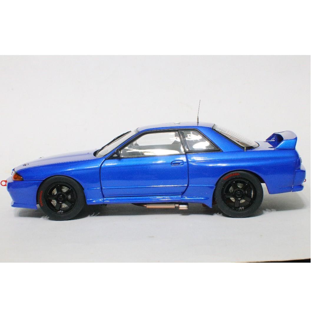 1/18 Nissan Skyline GT-R (R32) Plain Color Version (Bayside Blue/Black ...