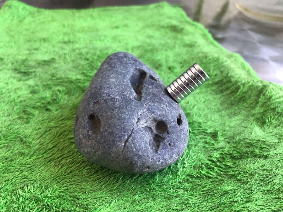 Batu melekat magnet, Everything Else, Others on Carousell