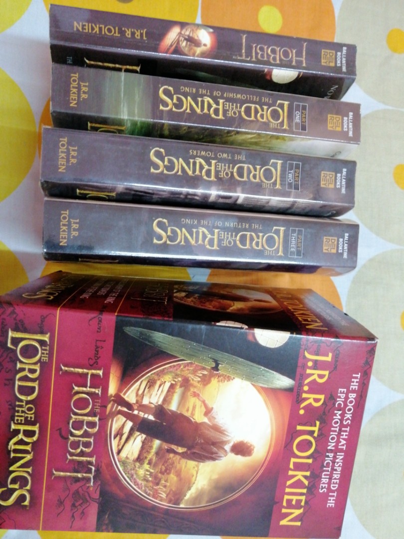 J.R.R. Tolkien 4-Book Boxed Set: The Hobbit and The Lord of the Rings ...