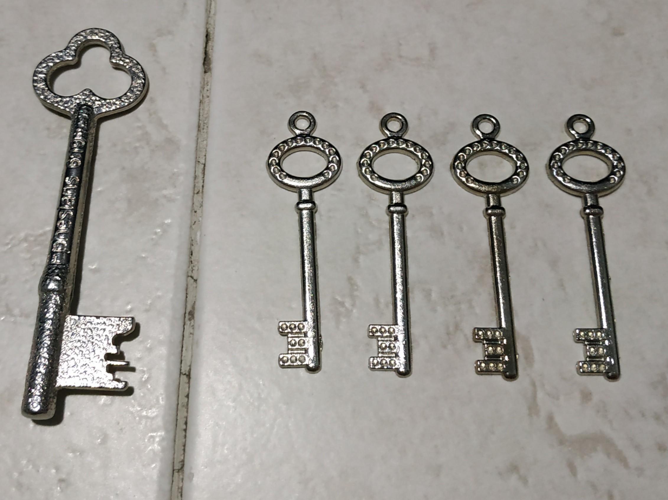 Key accessory, Furniture & Home Living, Home Improvement & Organisation ...