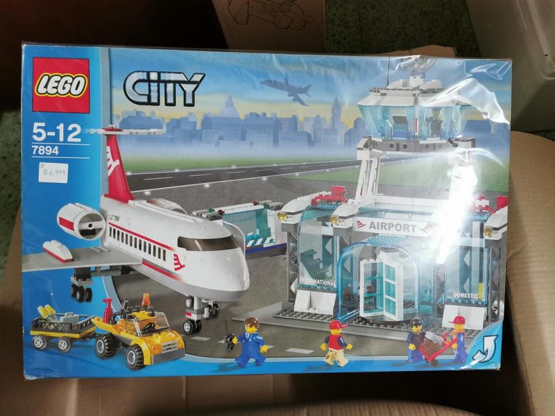 LEGO 7894 Airport - ANA 全日空限量版, 興趣及遊戲, 旅行, 旅遊 - 旅行必需品及用品 - Carousell