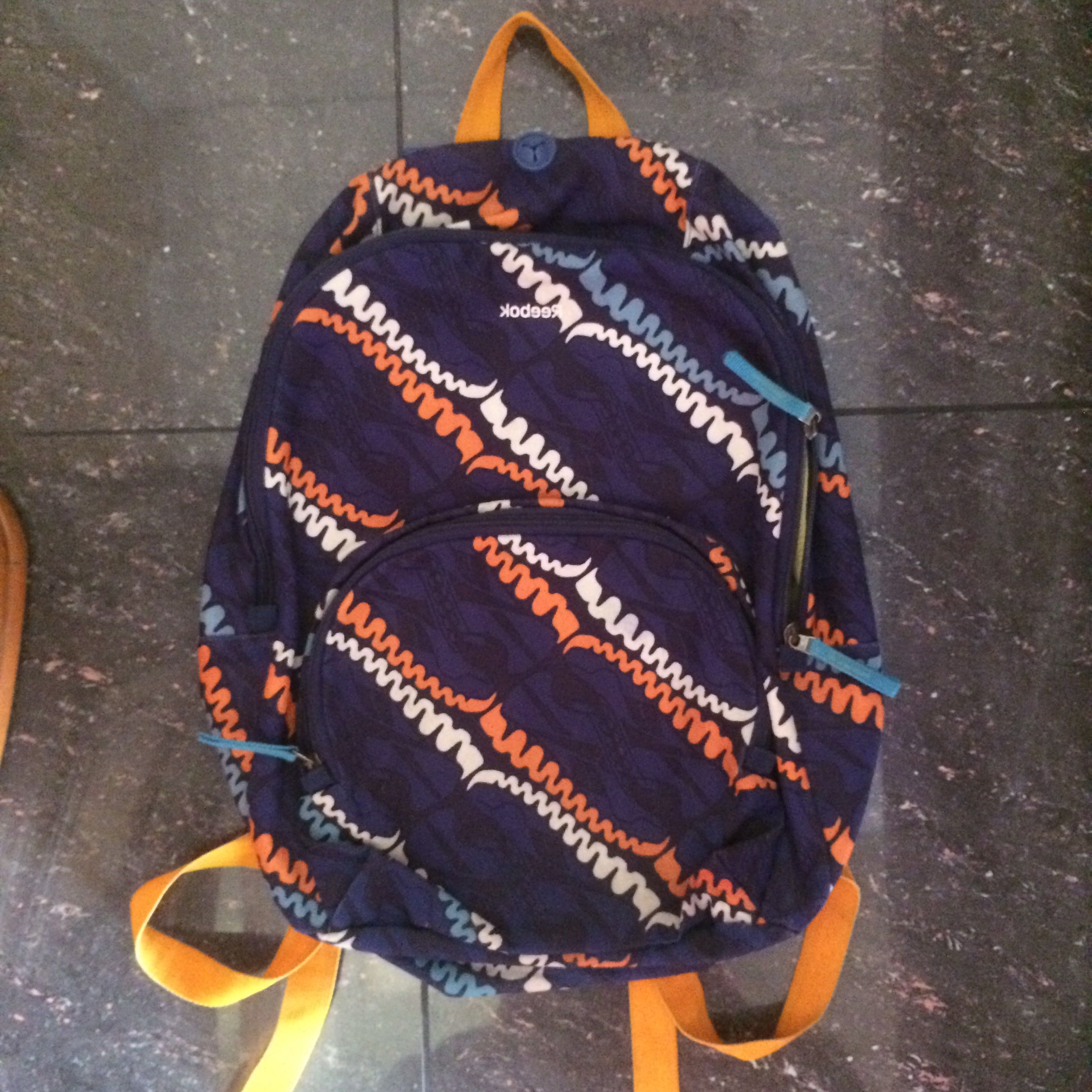 Reebok backpack, Fesyen Pria, Tas & Dompet , Ransel di Carousell