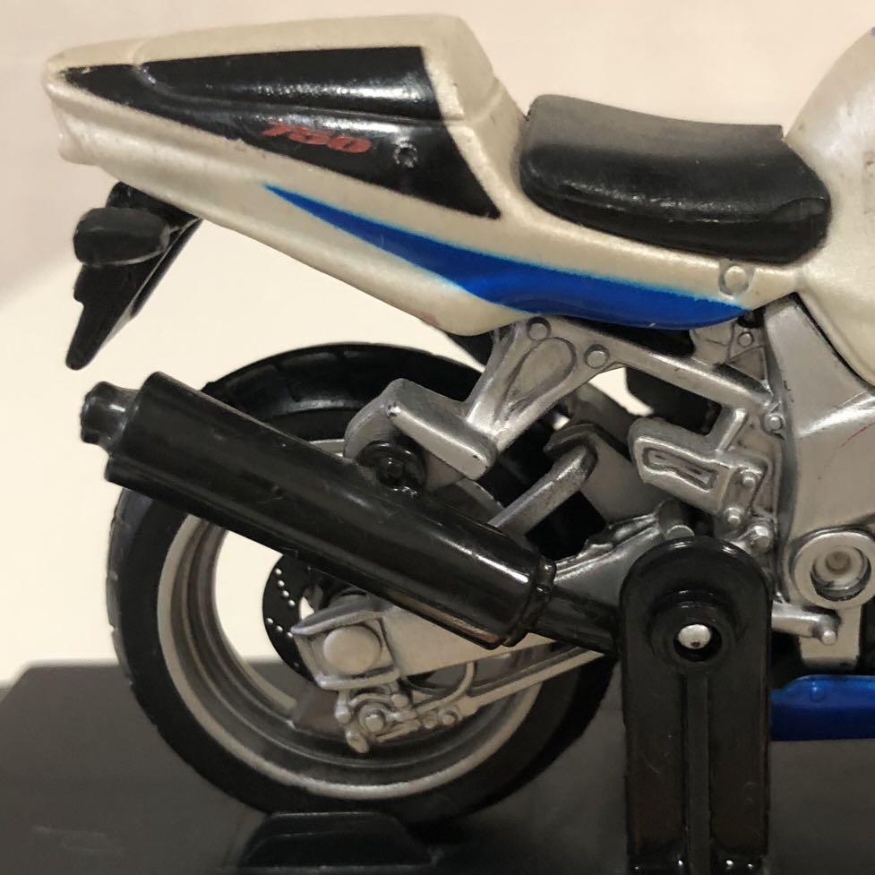 Suzuki GSX R750 Motorbike Model - Maisto (blue/white), Hobbies & Toys ...