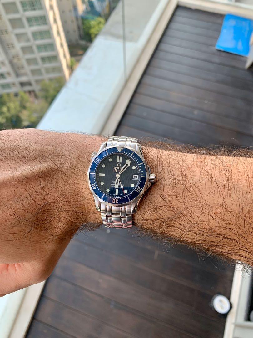 Pre-Owned Omega Seamaster Diver 300 GMT: Wrist Test Watches Xupes ...