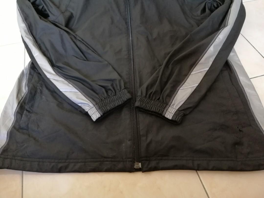 Ignio Windbreaker Jacket, Men's Fashion, Coats, Jackets and Outerwear on Carousell