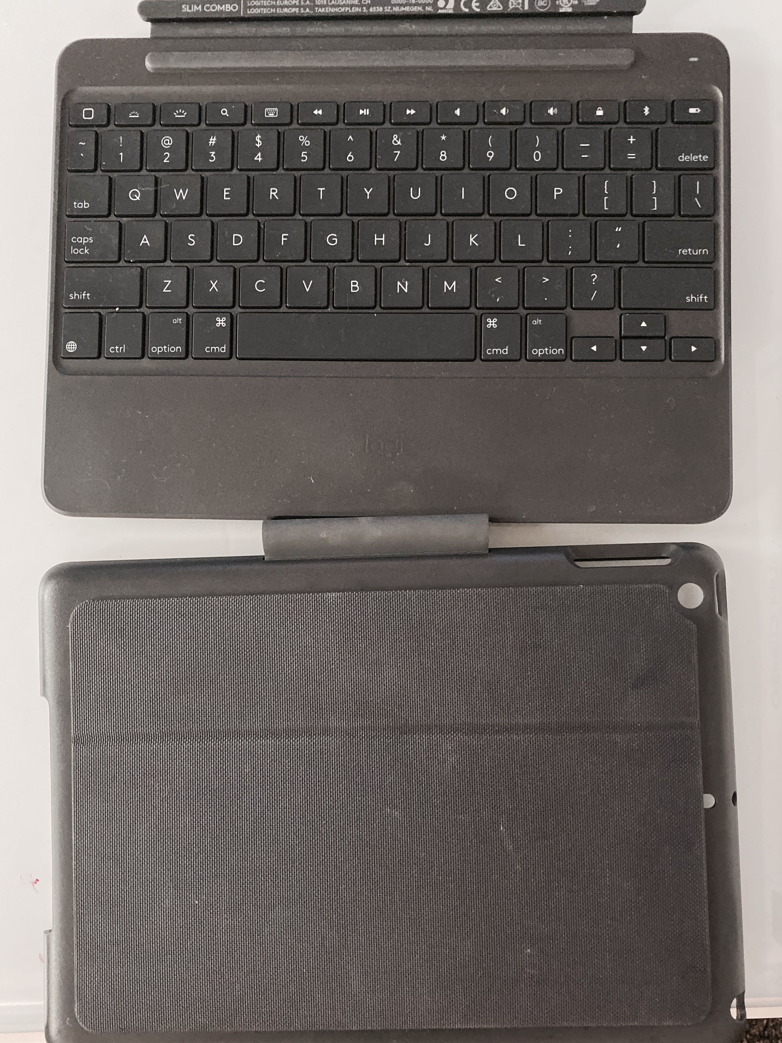 Logitech smart detachable keyboard, Mobile Phones & Gadgets, Wearables ...
