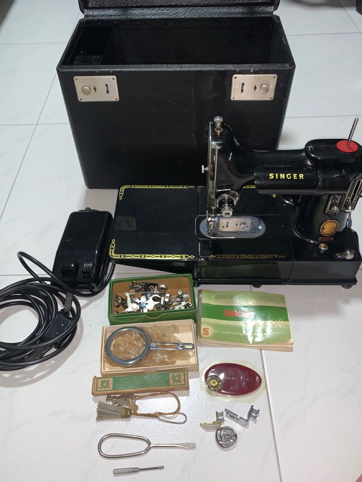 SINGER sewing machine model 222K, Hobbies & Toys, Memorabilia ...