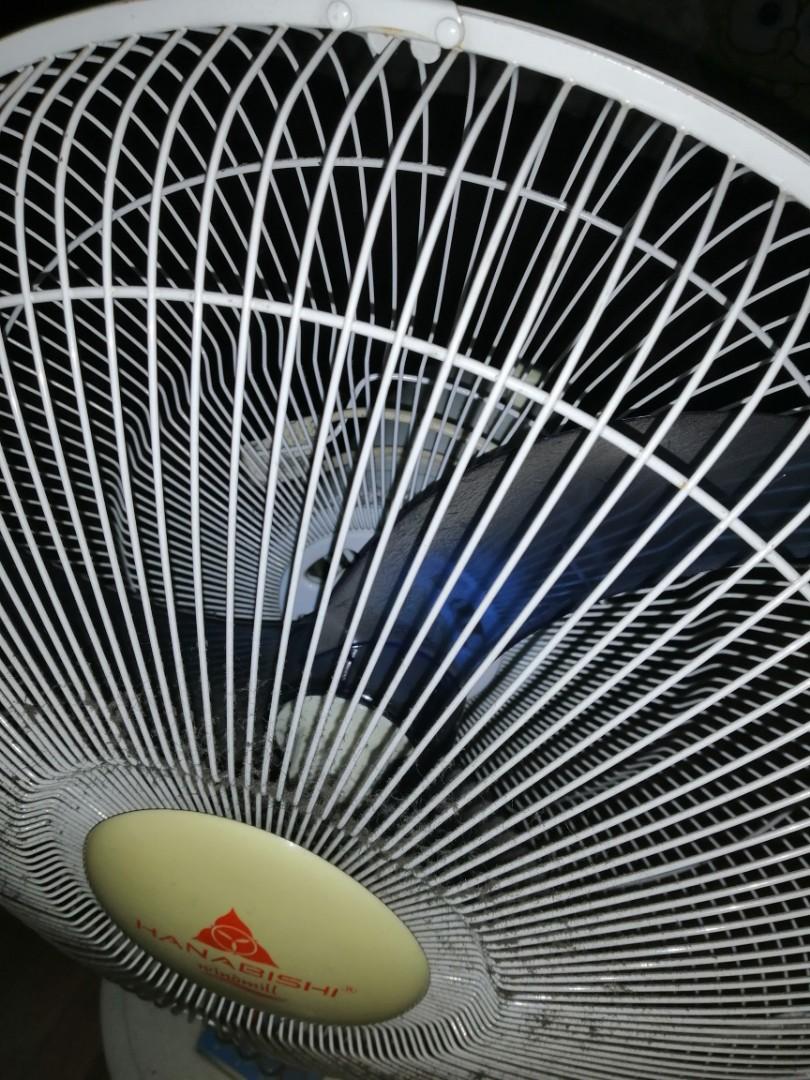 Defective Hanabishi Desk Fan, Furniture & Home Living, Lighting & Fans ...