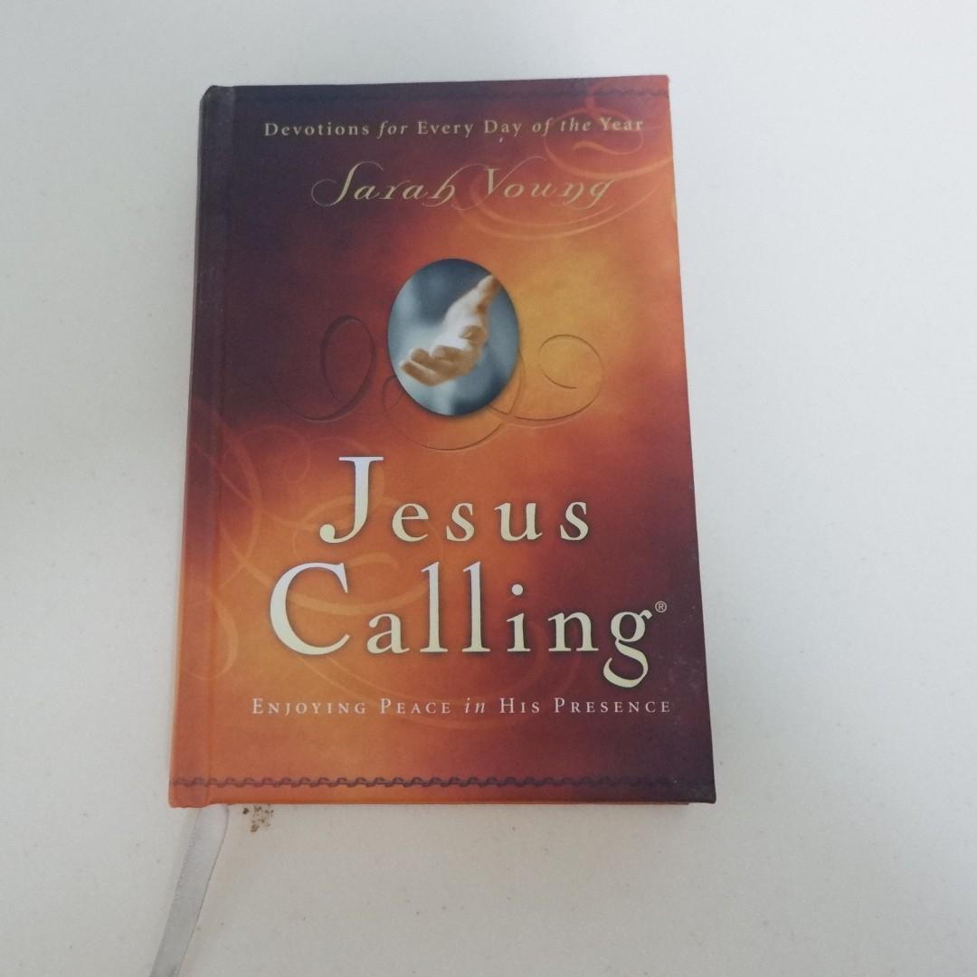 Jesus Calling by Sarah Young + God's Little Devotional Book for Women ...