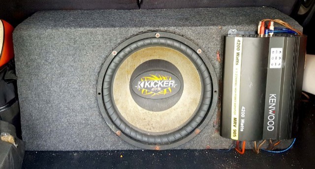 Kicker CVR 15" Subwoofer with box and amplifier set, Audio, Soundbars ...
