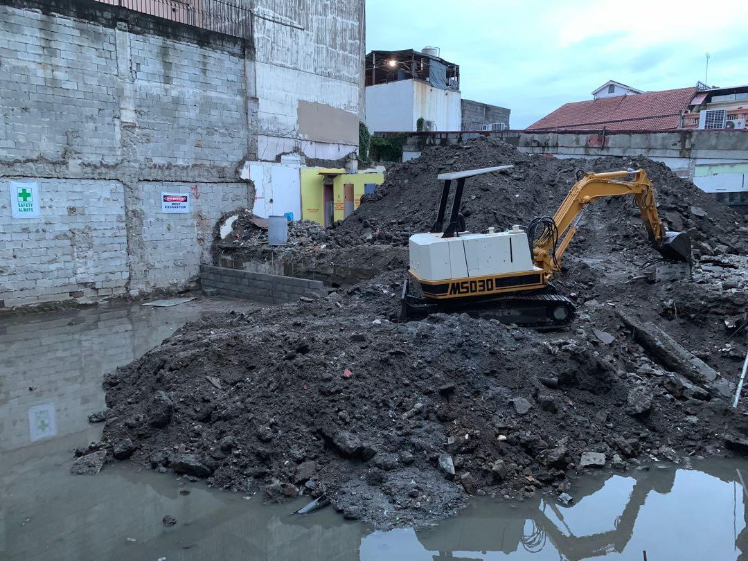Mini Backhoe Rental COMPLETE with Breaker Dozer Operator and Diesel ...