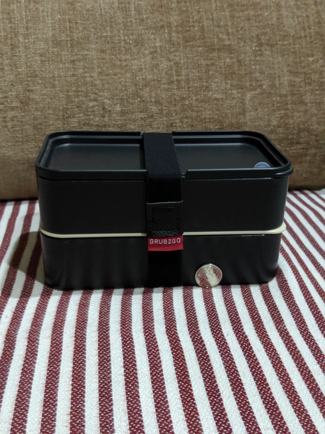 Bento box / lunch box - Rubber-sealed, dual compartment, Everything ...