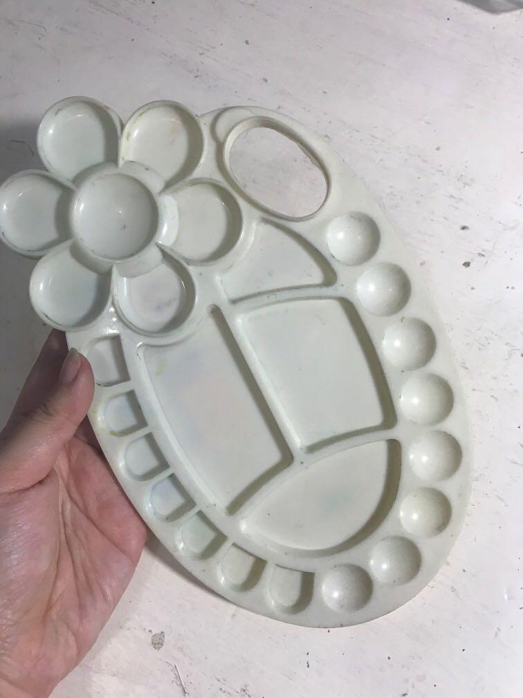 tempat cat air palet, Buku & Alat Tulis, Alat Tulis di Carousell