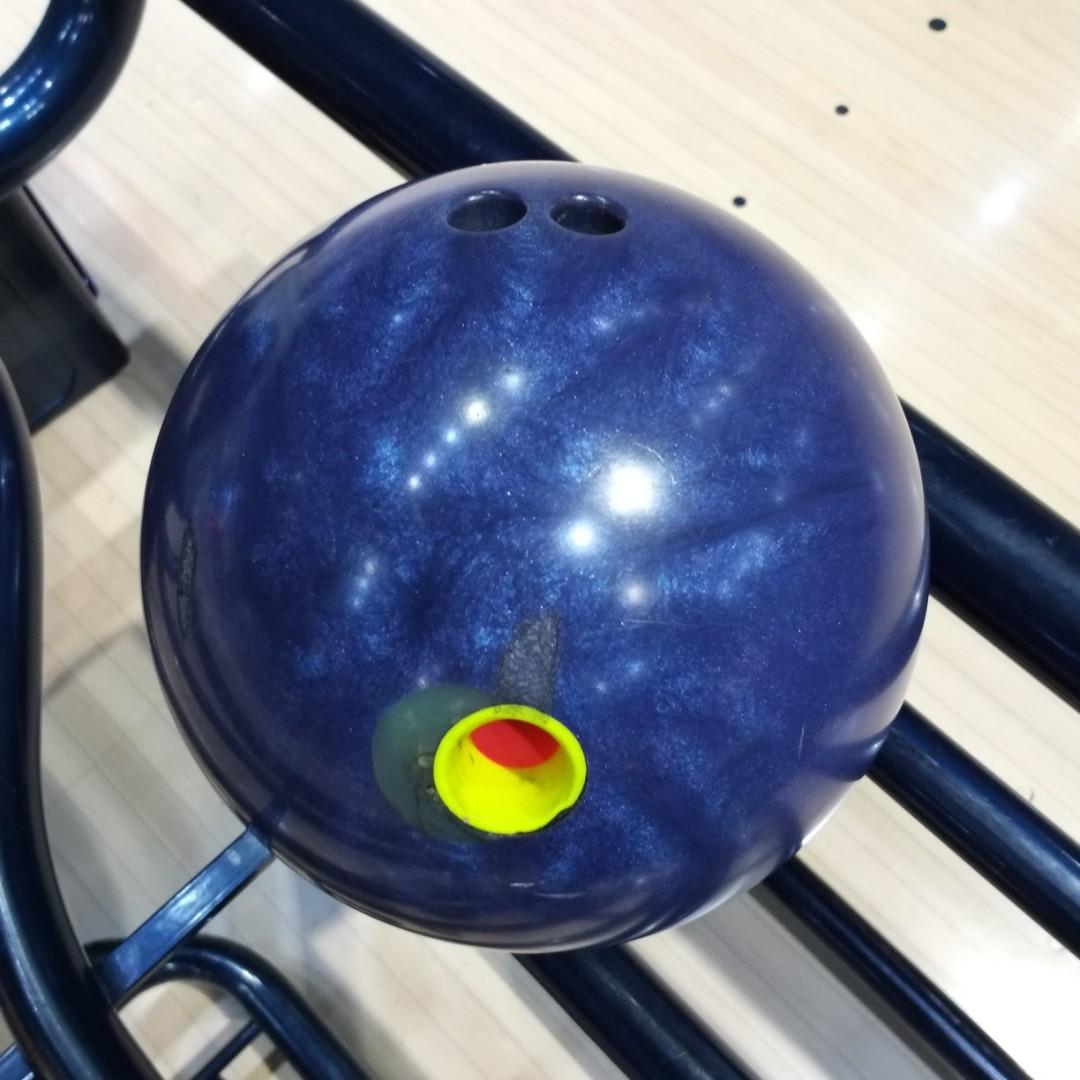 Reactive Bowling Ball, Sports Equipment, Sports & Games, Billiards ...