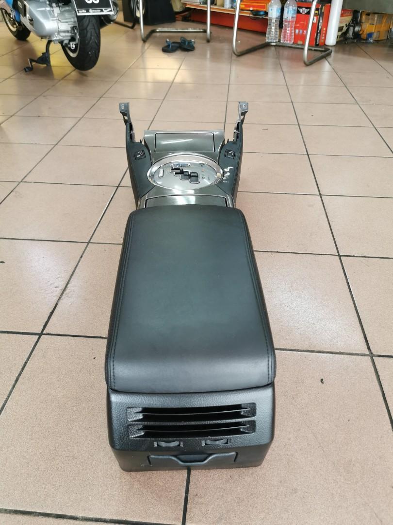 Toyota Mark X GRX-120 Console Box, Auto Accessories on Carousell