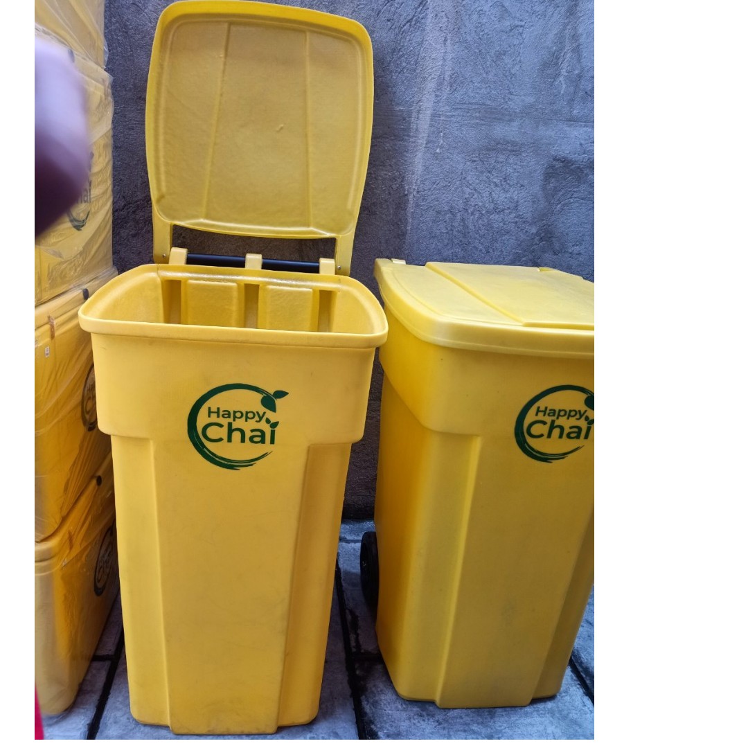 plastic trash bin rolling trash bin, Furniture & Home Living, Gardening ...