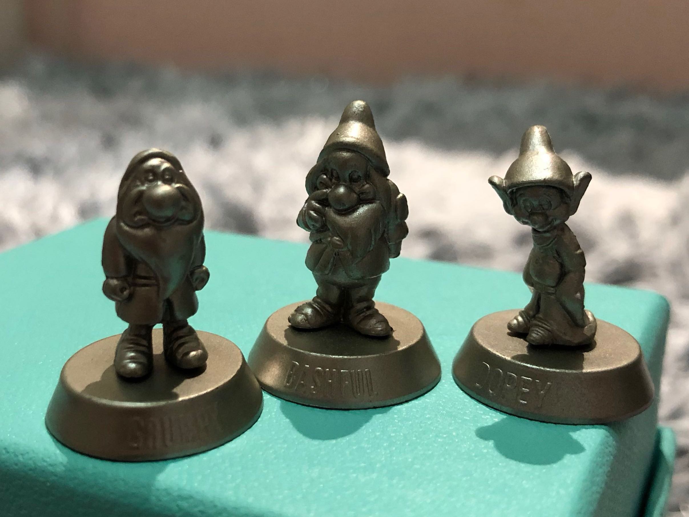 迪士尼白雪公主系列小矮人迷你公仔 Disney snow white mini figure, 興趣及遊戲, 玩具 & 遊戲類 - Carousell