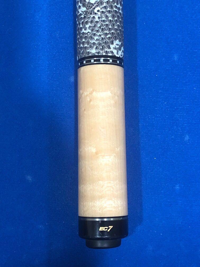 Mezz cue ec7, Sports Equipment, Sports & Games, Billiards & Bowling on Carousell