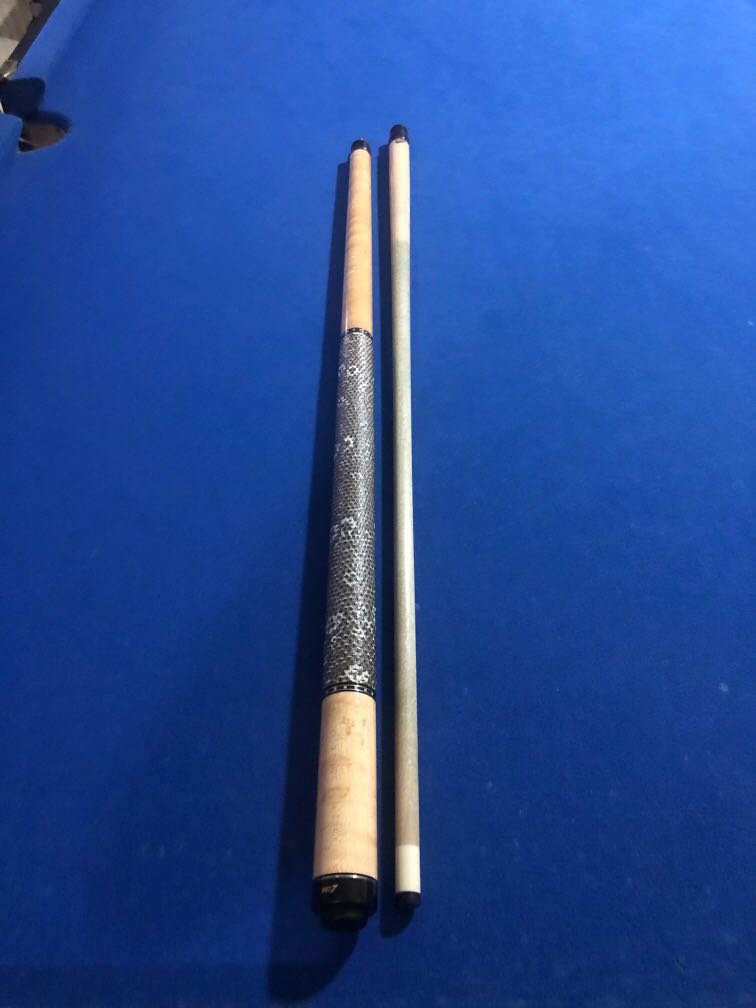 Mezz cue ec7, Sports Equipment, Sports & Games, Billiards & Bowling on ...