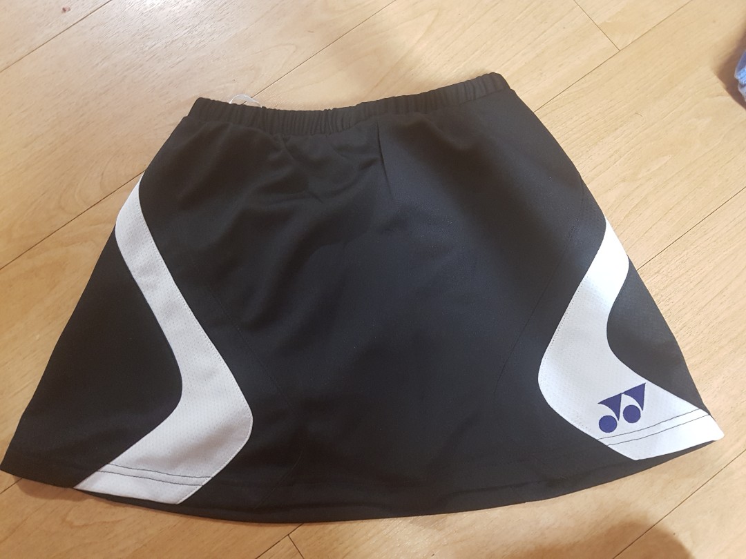 Yonex Skorts, Men's Fashion, Activewear on Carousell