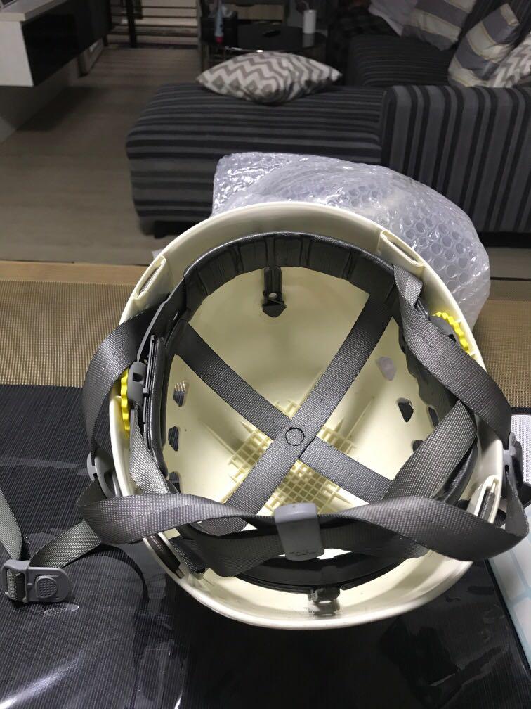 Petzl Ecrin Roc, Sports Equipment, Hiking & Camping on Carousell