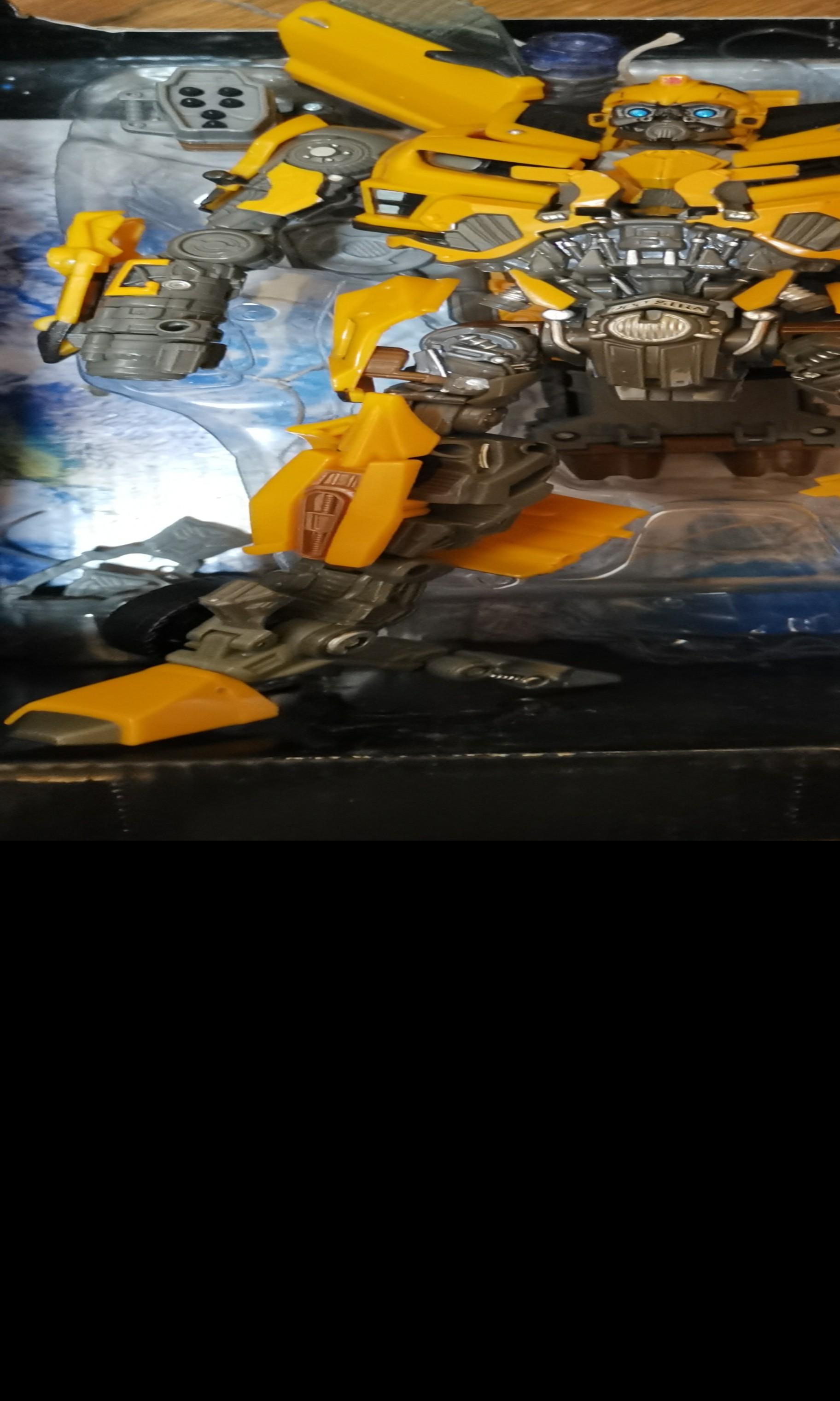Hasbro Leader Class Transformers Bumblebee, Hobbies & Toys, Toys ...