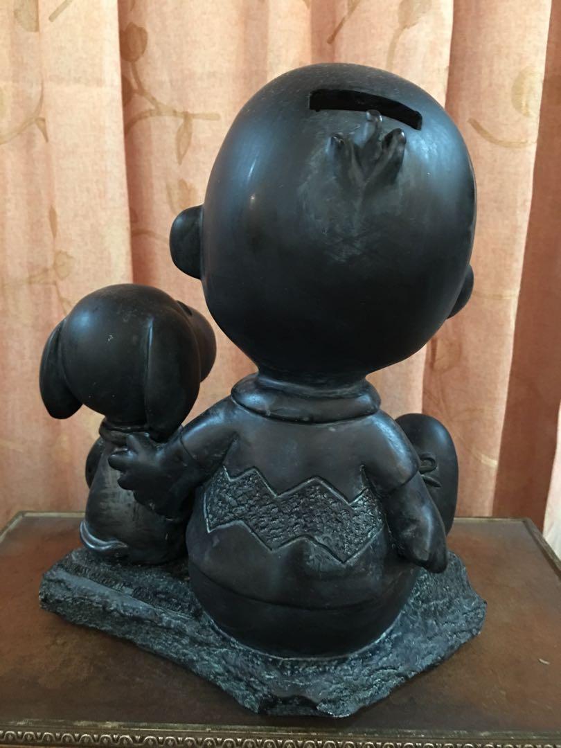 Large Charlie Brown and Snoopy Sitting on a rock Coin Bank, Hobbies ...