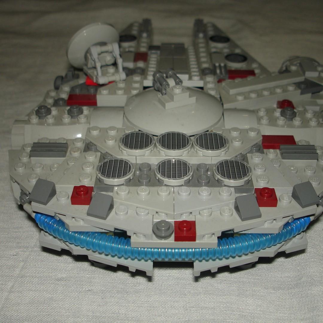 Lego Star Wars 7778 - Midi Scale Millennium Falcon, Hobbies & Toys ...