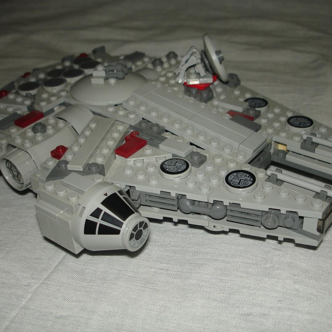 Lego Star Wars 7778 - Midi Scale Millennium Falcon, Hobbies & Toys ...