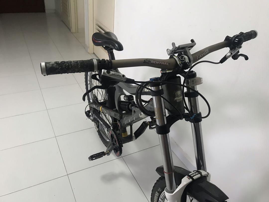 Mongoose bootr DH bike, Bicycles & PMDs, Bicycles, Mountain Bikes on ...