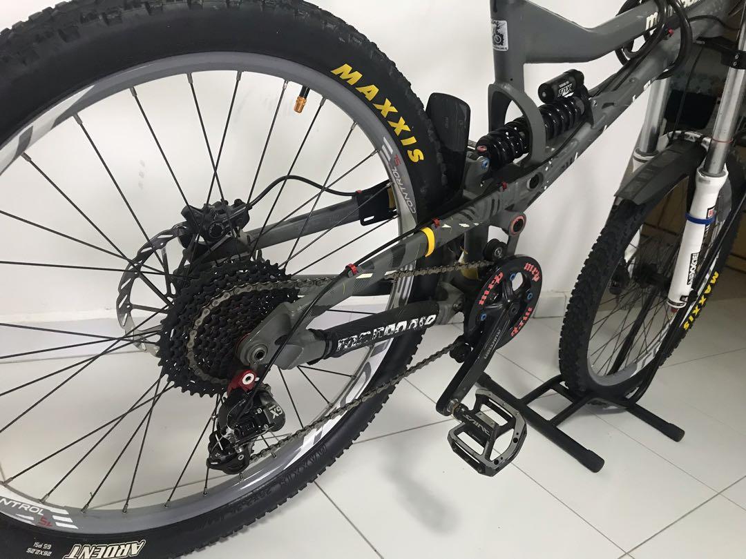 Mongoose bootr DH bike, Bicycles & PMDs, Bicycles, Mountain Bikes on ...