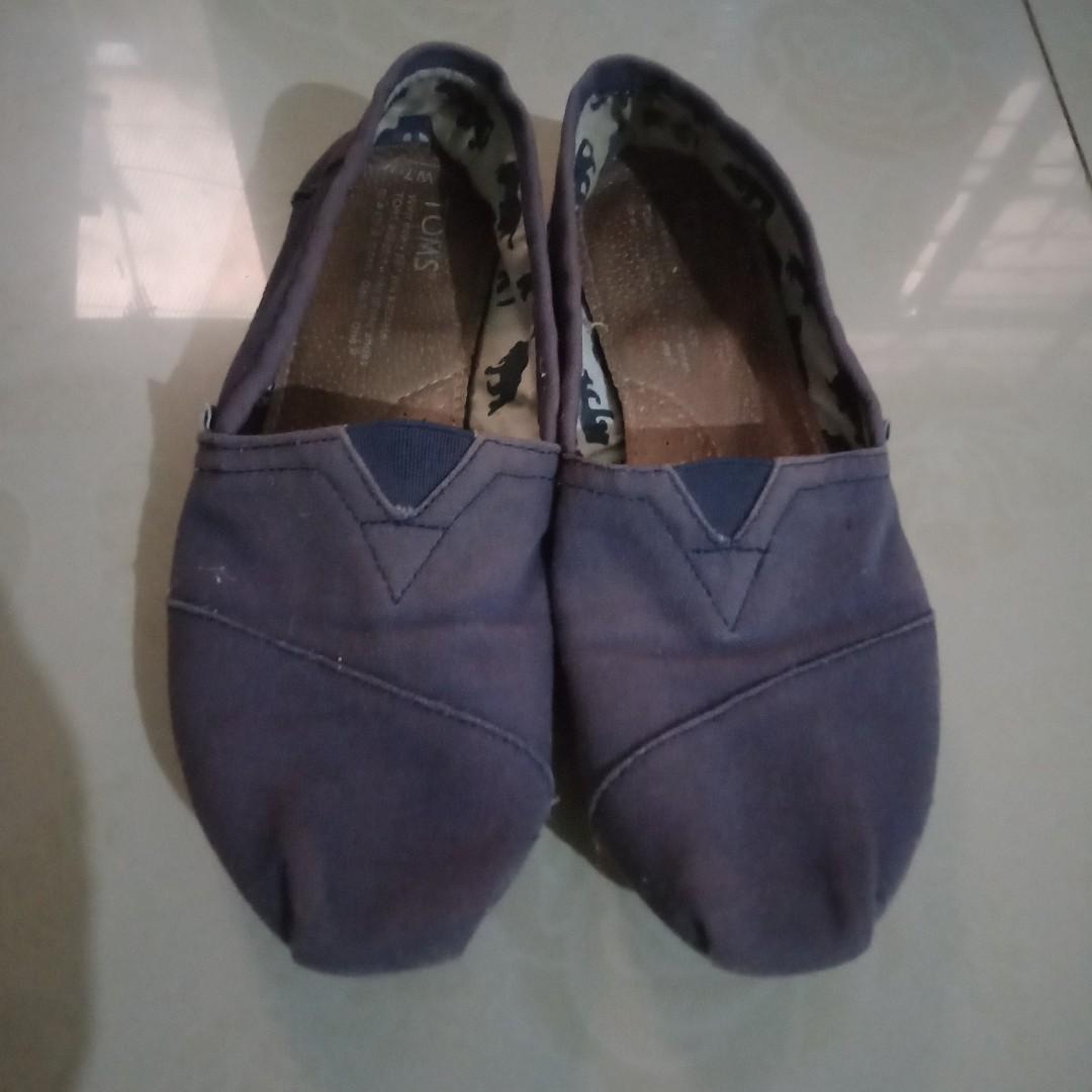 Original Toms, Women's Fashion, Footwear, Sneakers on Carousell