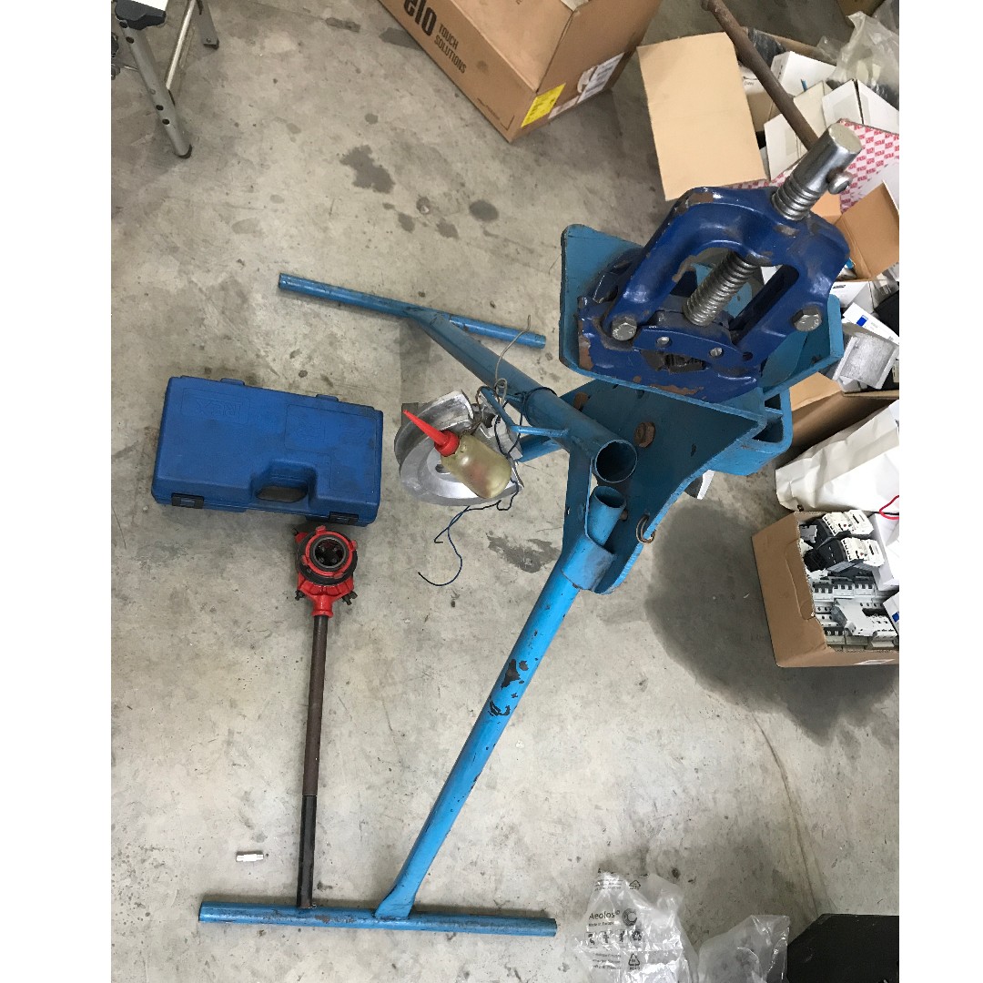 Matel Conduit Pipe Bending Set, Everything Else on Carousell