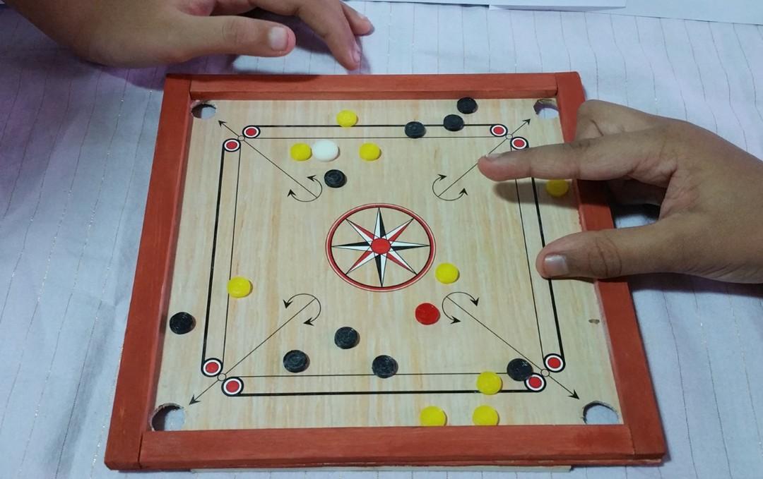 Mini Carrom Board Game for Sale., Hobbies & Toys, Toys & Games on Carousell