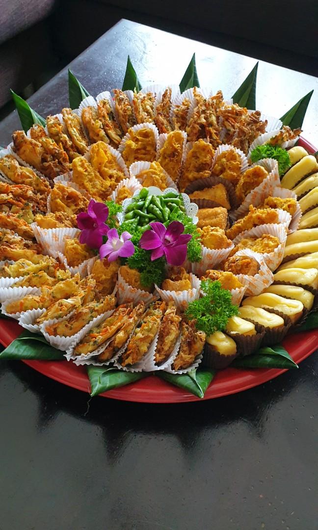 Snack nampan ( jajan pasar), Food & Drinks, Packaged & Instant Food on ...