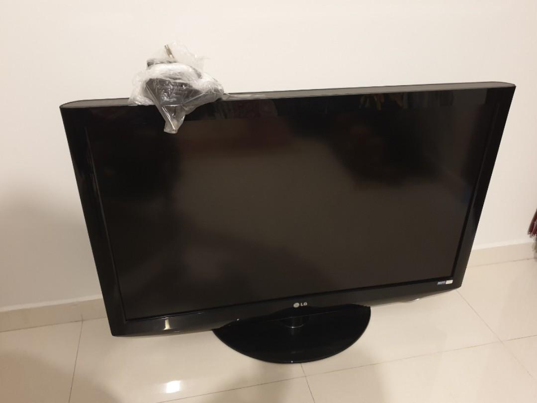 Used LG TV 42" in good condition Model 42LH20R TA, TV & Home Appliances ...