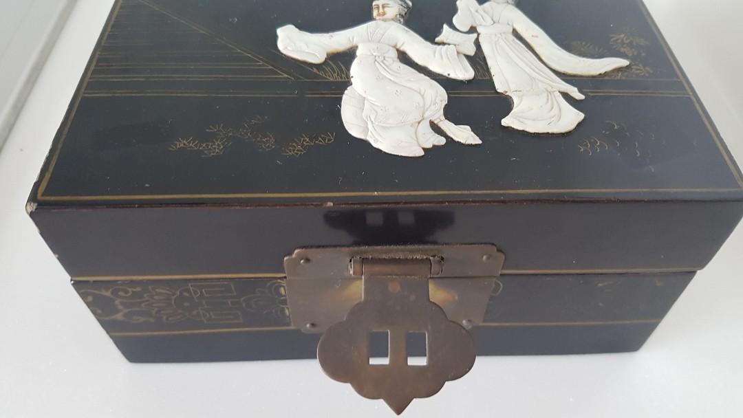 Vintage peranakan jewelry box, Hobbies & Toys, Memorabilia ...