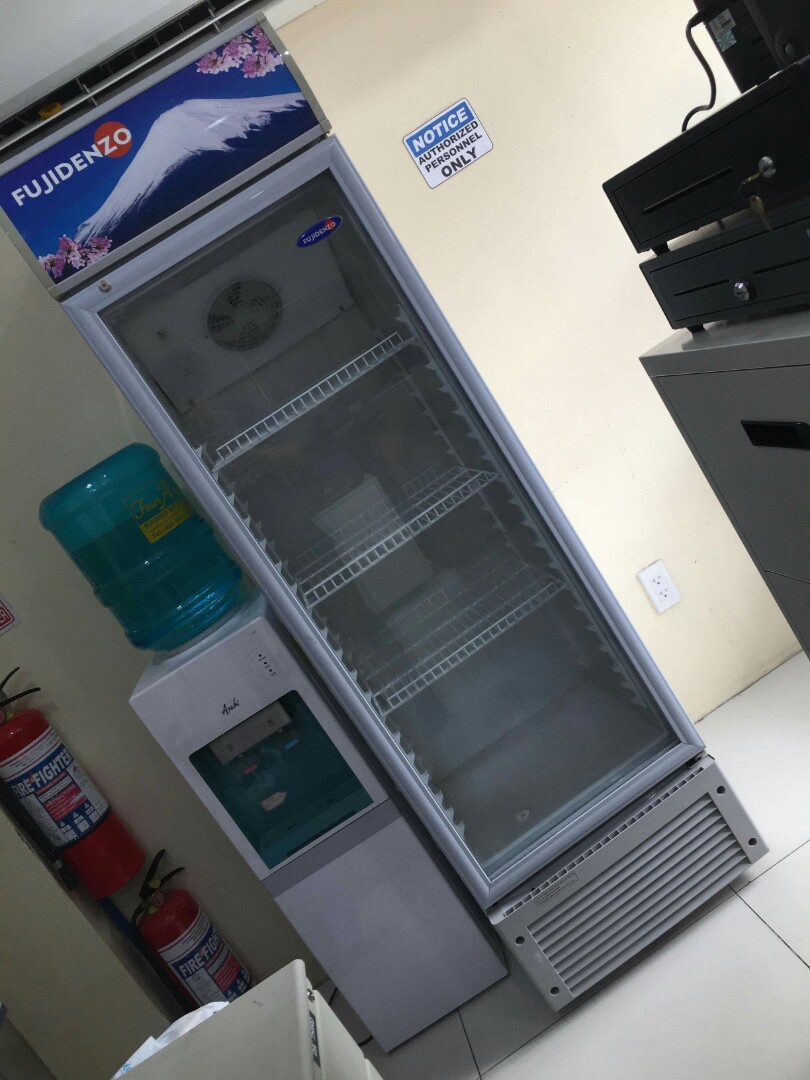 Fujidenzo Showcase Chiller SU-140A, TV & Home Appliances, Kitchen ...