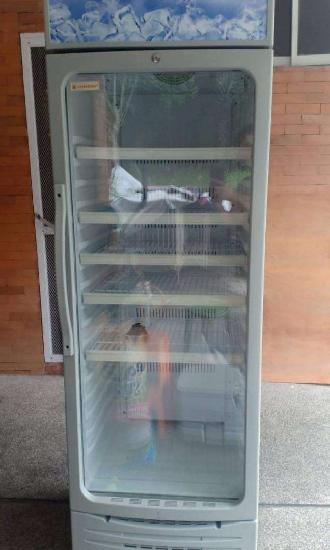 Hanabishi beverage showcase chiller, Food & Drinks, Chilled & Frozen ...
